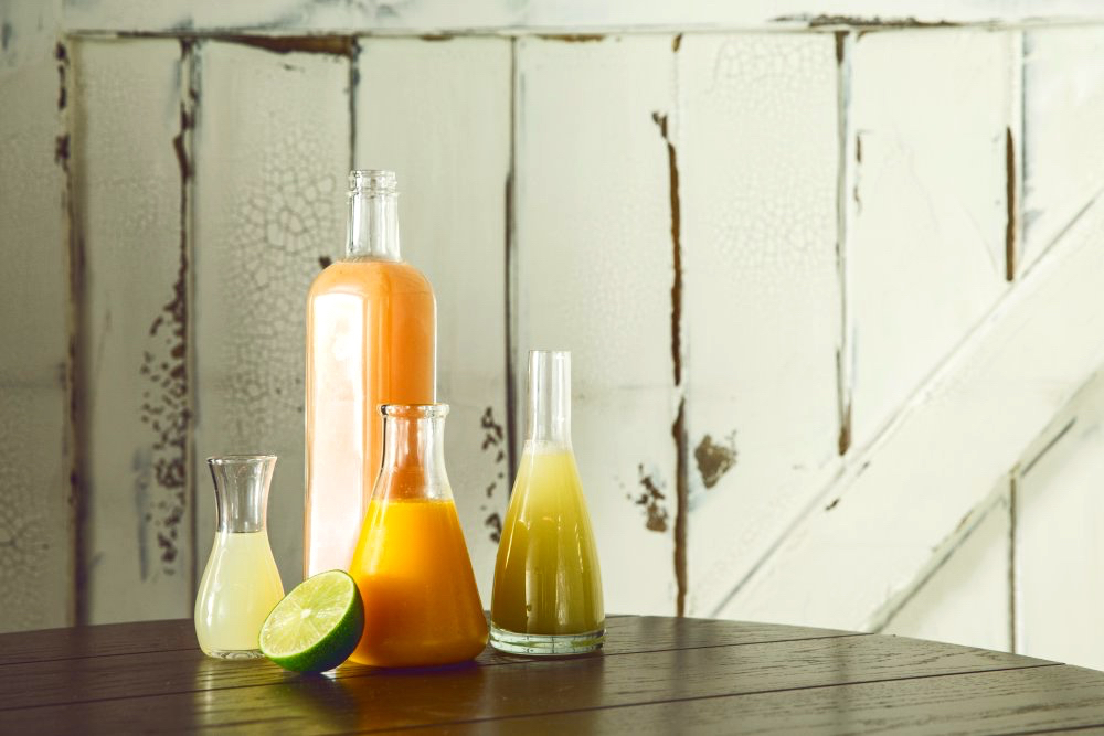 6 Cocktail Serving Tips & 3 Drink Recipes to For Your Thanksgiving Party